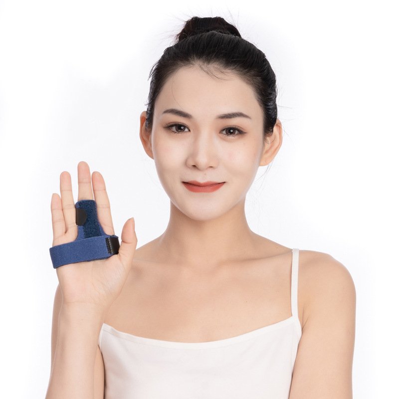 Factory finger fixator for ligament tear hammer injury fixation with ...